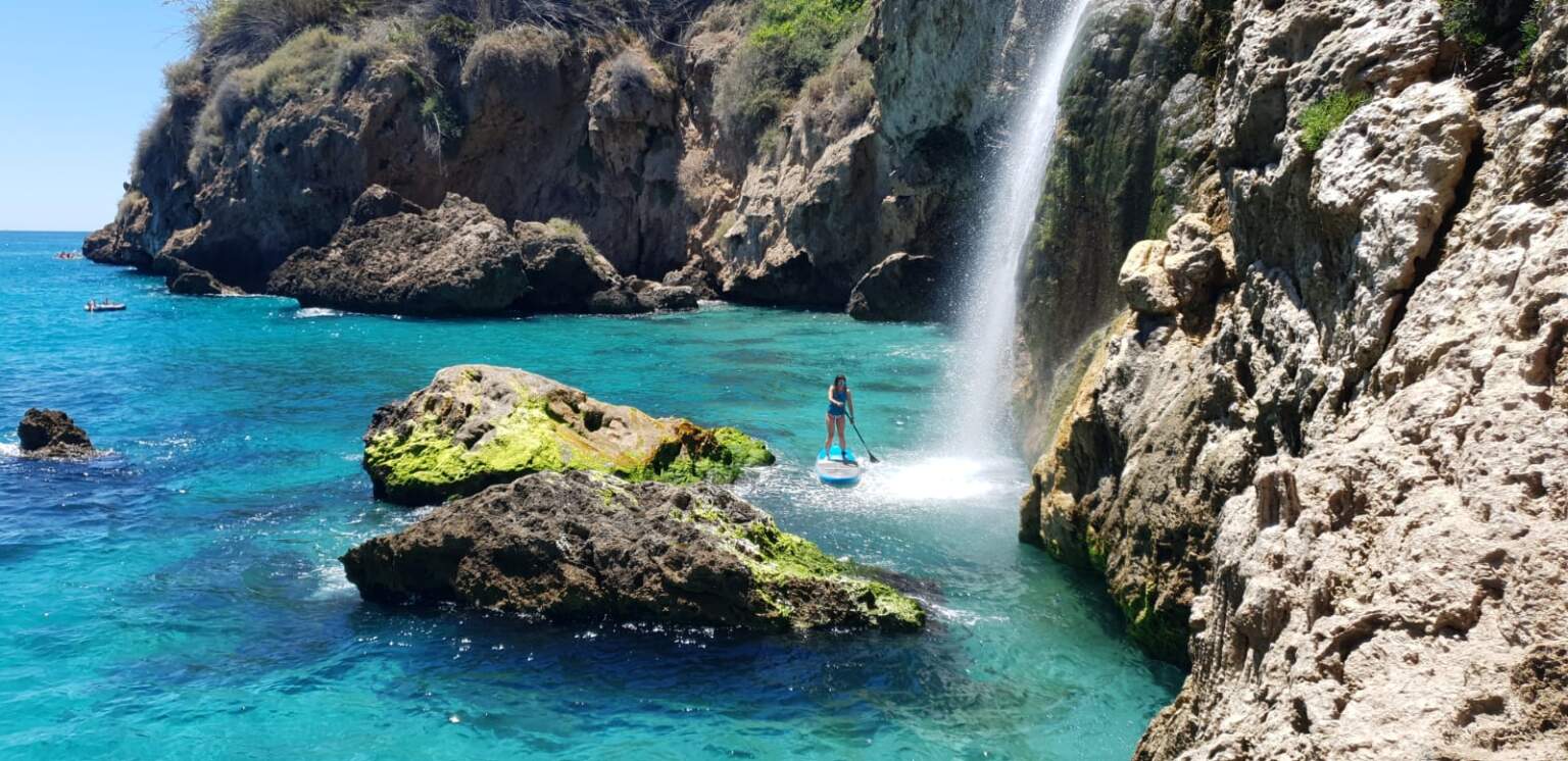 Maro, un lugar entre el mar y la montaña de Málaga